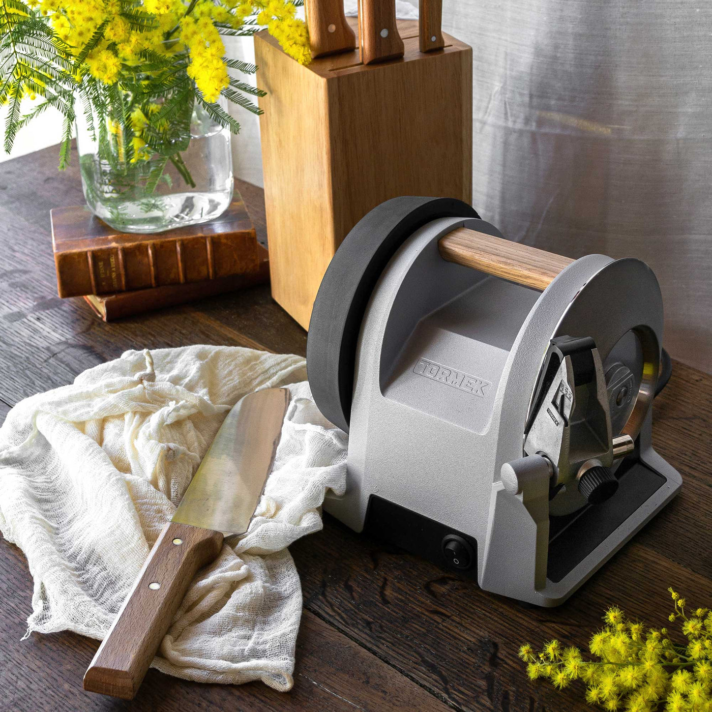 The first real knife sharpener for home chefs | Tormek T-1