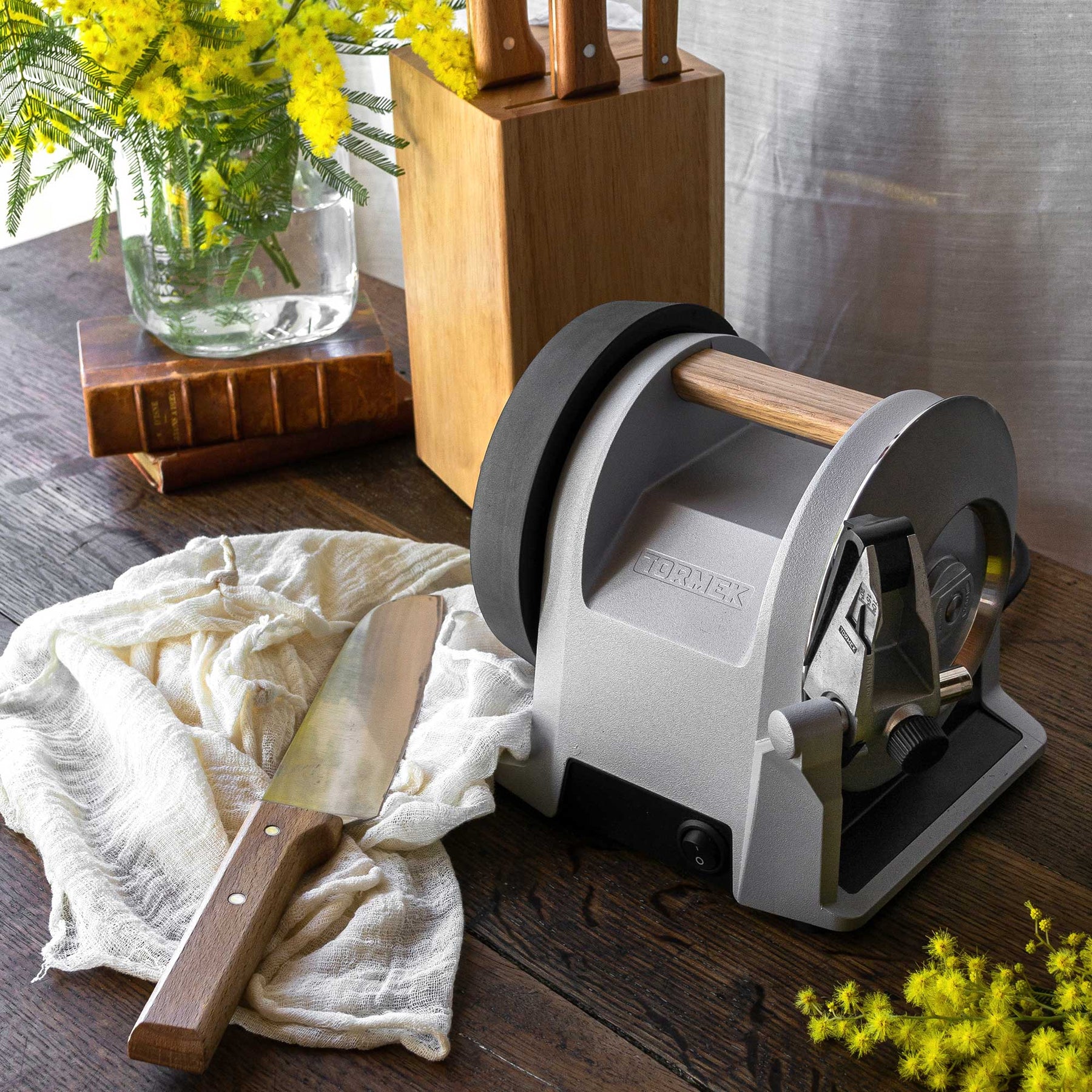 The first real knife sharpener for home chefs | Tormek T-1
